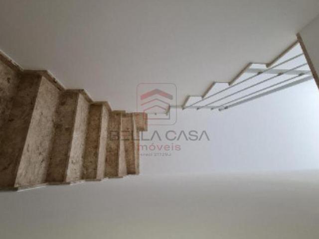 Casa de condomínio com 2 quartos 70m2. OPORTUNIDADE !