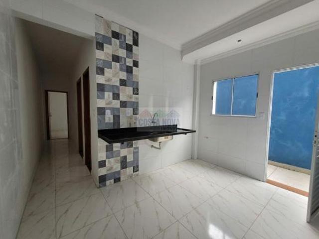 Casa de condomínio com 2 quartos, 1 banheiro, 1 vaga coletiva, quintal e churrasqueira, 50m²