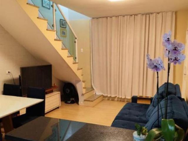 CASA DE CONDOMINIO COM 2 QUARTOS UMA VAGA