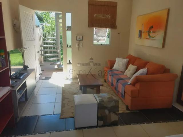 Casa de Condomínio com 2 Quartos e 2 banheiros à Venda, 120 m² por R$ 480.000