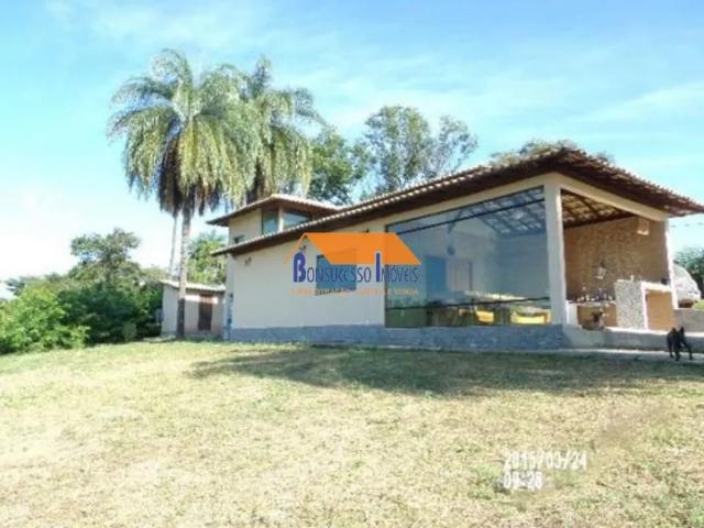 Casa de Condomínio com 2 Quartos e 2 banheiros à Venda, 150 m² por R$ 799.000