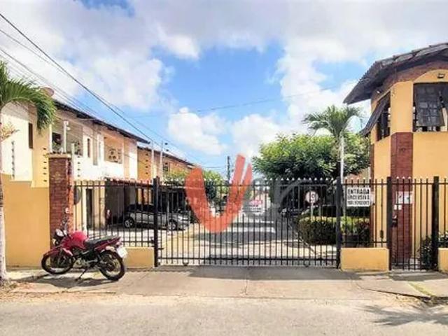 Casa de Condomínio com 2 Quartos e 2 banheiros à Venda, 60 m² por R$ 180.000