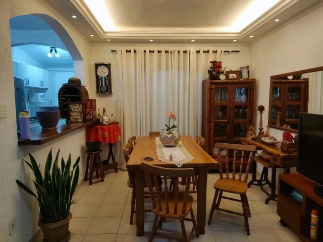 Casa de Condomínio com 2 Quartos e 2 banheiros à Venda, 65 m² por R$ 380.000