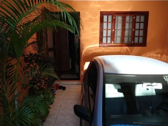 Casa de Condomínio com 2 Quartos e 2 banheiros à Venda, 80 m² por R$ 180.000