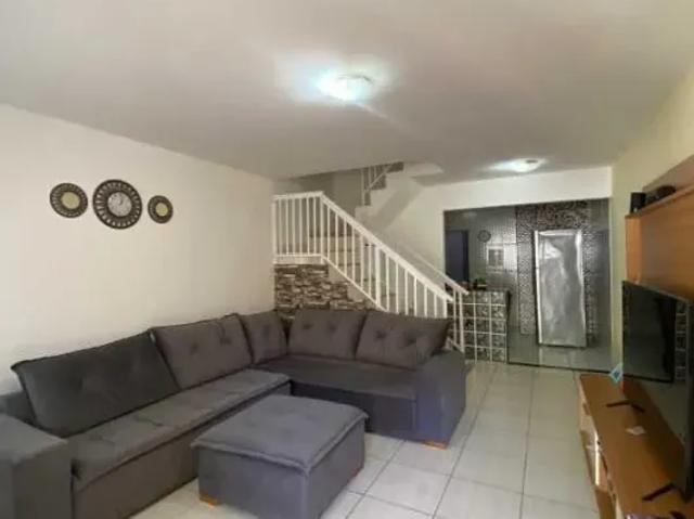 Casa de Condomínio com 2 Quartos e 2 banheiros à Venda, 80 m² por R$ 210.000