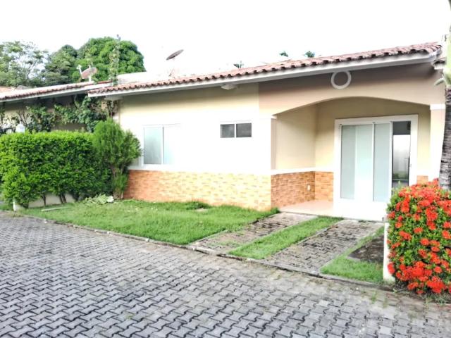 Casa de Condomínio com 2 Quartos e 2 banheiros à Venda, 86 m² por R$ 329.000