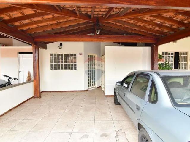 Casa de Condomínio com 2 Quartos e 3 banheiros à Venda, 100 m² por R$ 330.000