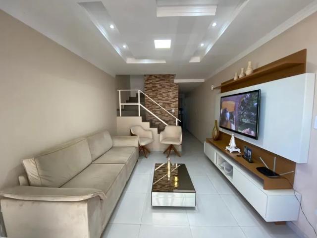 Casa de Condomínio com 2 Quartos e 3 banheiros à Venda, 110 m² por R$ 275.000