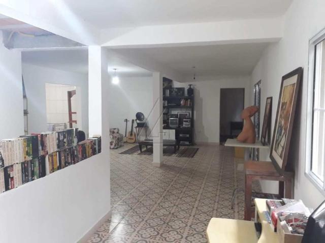 Casa de Condomínio com 2 Quartos e 3 banheiros à Venda, 300 m² por R$ 530.000
