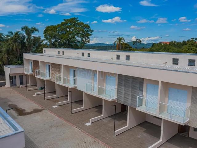 Casa de Condomínio com 2 Quartos e 3 banheiros à Venda, 69 m² por R$ 369.000
