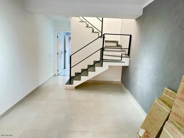 Casa de Condomínio com 2 Quartos para alugar, 80m² Granja Viana
