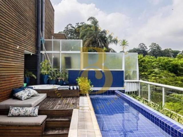 Casa de condomínio com 353 m², 4 quartos sendo 4 suítes à venda no bairro Real Parque