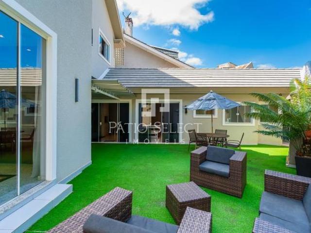 Casa de condomínio com 360 m², 4 quartos sendo 1 suíte à venda no bairro Uberaba