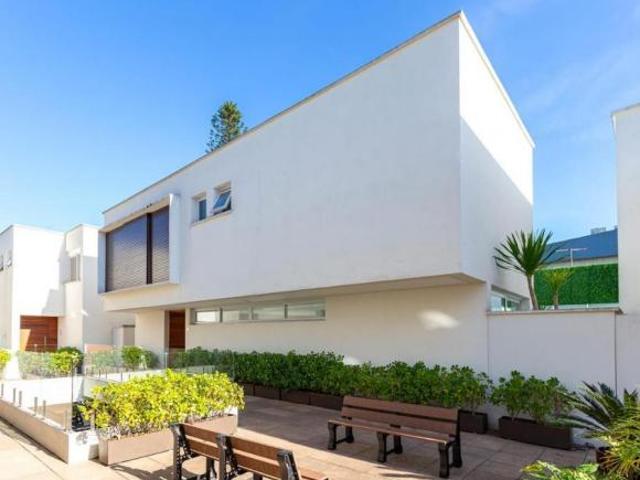 Casa de condomínio com 365 m², 4 quartos sendo 4 suítes à venda no bairro Brooklin