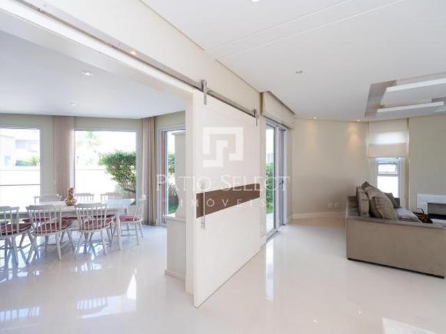 Casa de condomínio com 380 m², 4 quartos sendo 3 suítes à venda no bairro Uberaba