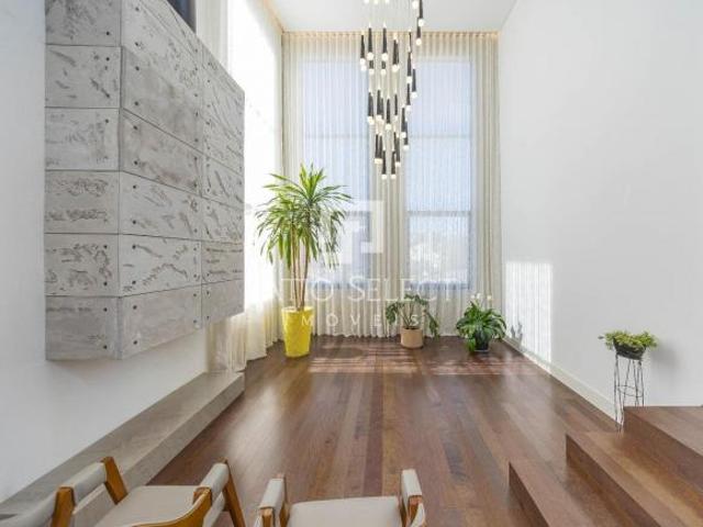 Casa de condomínio com 301.94 m², 4 quartos sendo 3 suítes à venda no bairro Santa Cândida