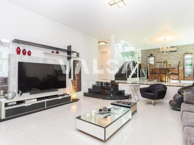 Casa de condomínio com 326 m², 4 suítes à venda no bairro São João