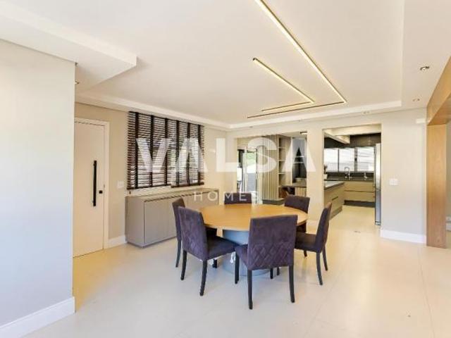 Casa de condomínio com 326 m², 4 quartos sendo 3 suítes à venda no bairro Campo Comprido