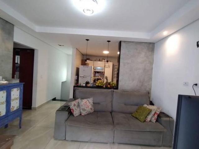 Casa de condomínio com 3 dormitórios, 1 vaga, no Canto do Forte, confira!