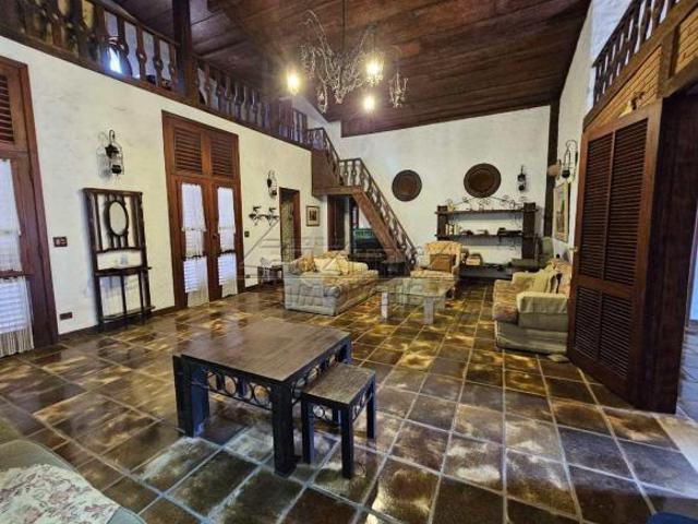 Casa de Condomínio com 3 dorms, Praia do Lázaro, Ubatuba R$ 2.2 mi, Cod: 4310