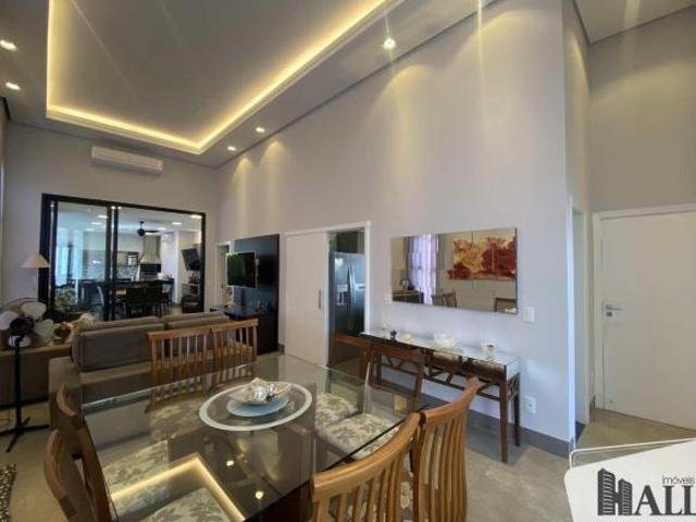 Casa de Condomínio com 3 dorms, Residencial Gaivota II, São José do Rio Preto R$ 1.8 mi, Cod: 4843