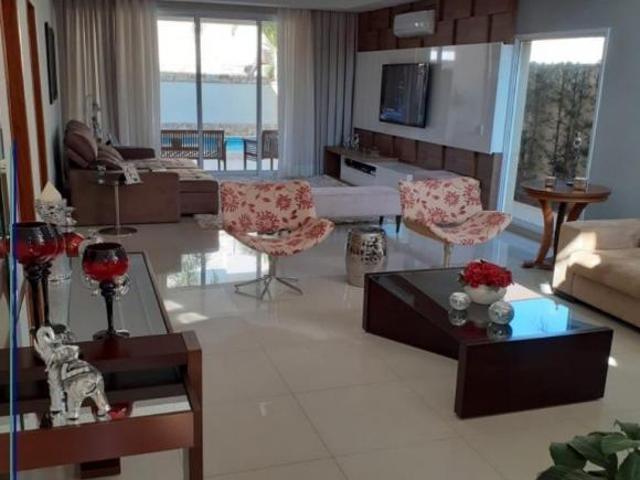 Casa de Condomínio com 3 suítes à venda, 250m² Quinta da Primavera