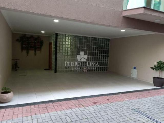 Casa de Condomínio com 3 suítes e 3 vagas à 700m do Shopping Anália Franco