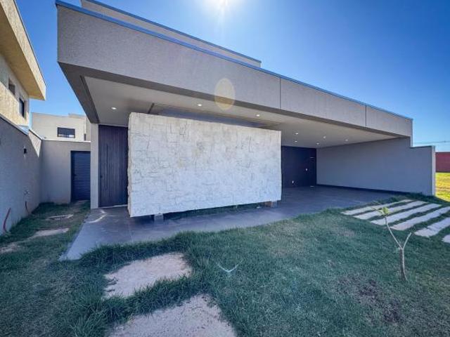 Casa de Condomínio com 3 Suítes + Escritório à Venda, 212 m² no Jardins Bolonha em Senador Canedo/GO