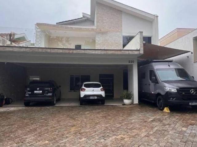 Casa de Condomínio com 3 suítes, sendo 1 máster à venda, 268 m² por R$ 1.980.000 Condomínio Lago