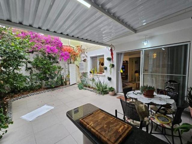 Casa de Condomínio com 3 quartos 1suíte e sacada, 180 m² Varanda Gourmet em Vila São Francisco