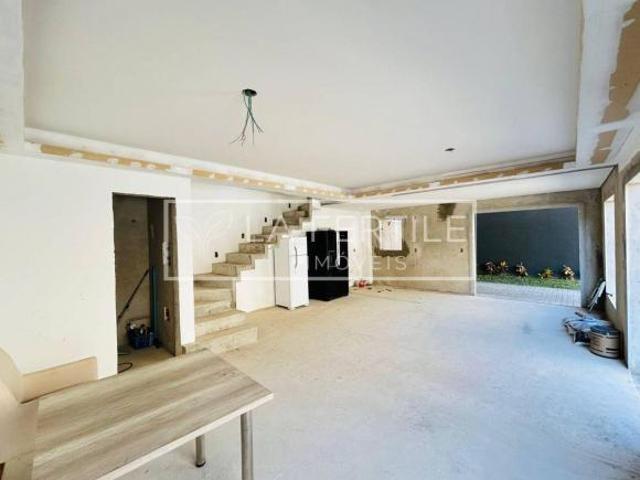 Casa de Condomínio com 3 Quartos, 2 Suítes, 178M², à Venda por R$ 1.488.000,00 Santa Felicidade, C