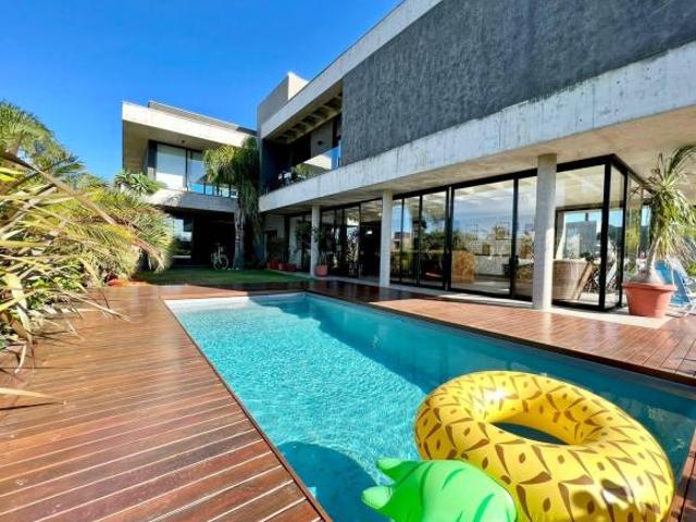 Casa de Condomínio com 3 quartos à venda em Capão Da Canoa, no bairro Zona Nova