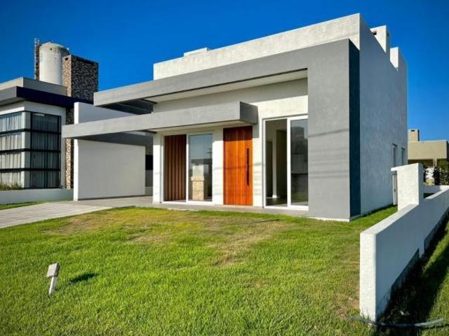 Casa de Condomínio com 3 quartos à venda em Capão Da Canoa, no bairro Zona Nova