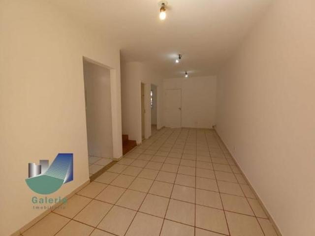 Casa de Condomínio com 3 quartos à venda, 247m² Vila do Golf