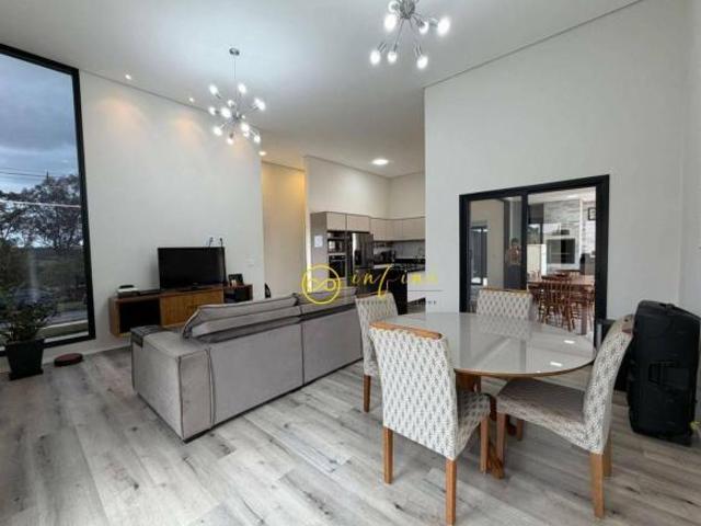 Casa de Condomínio com 3 Quartos à venda, 244 m² por R$ 1.550.000 Condomínio Village Ipanema II