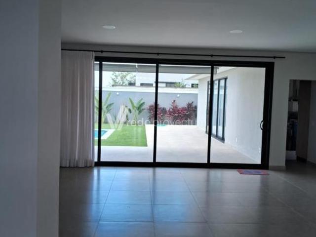 Casa de Condomínio com 3 Quartos à venda