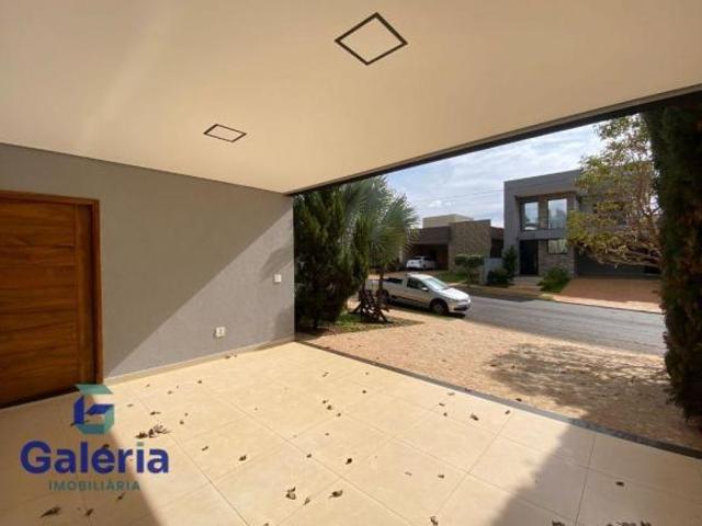 Casa de condomínio com 3 quartos á venda, 205m² Jardim Valência