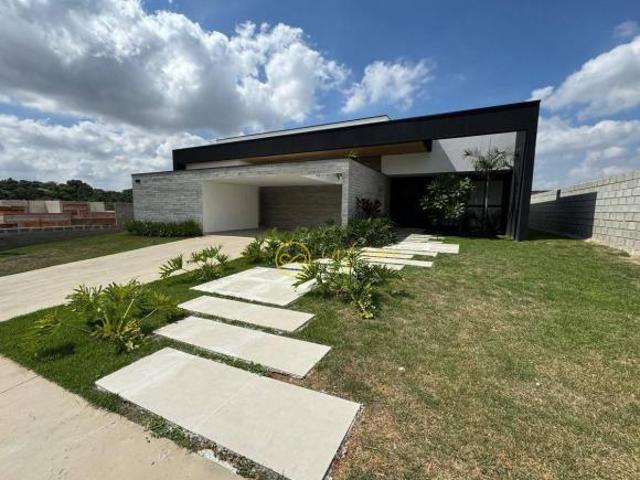 Casa de Condomínio com 3 Quartos à venda, 233 m² por R$ 2.950.000 Condomínio Village Ipanema II