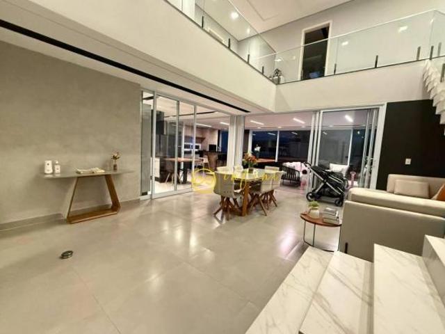 Casa de Condomínio com 3 Quartos à venda, 330 m² por R$ 2.990.000 Condomínio Residencial Alphavill