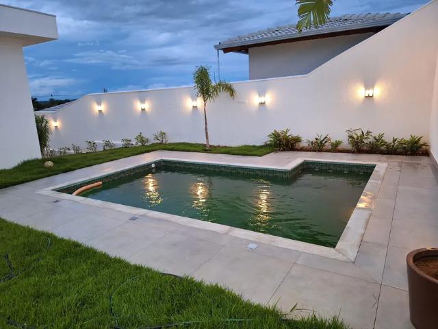 Casa de Condomínio com 3 Quartos e 2 banheiros à Venda, 111 m² por R$ 895.000