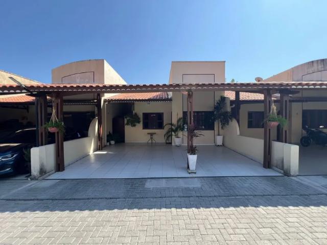 Casa de Condomínio com 3 Quartos e 2 banheiros à Venda, 120 m² por R$ 350.000