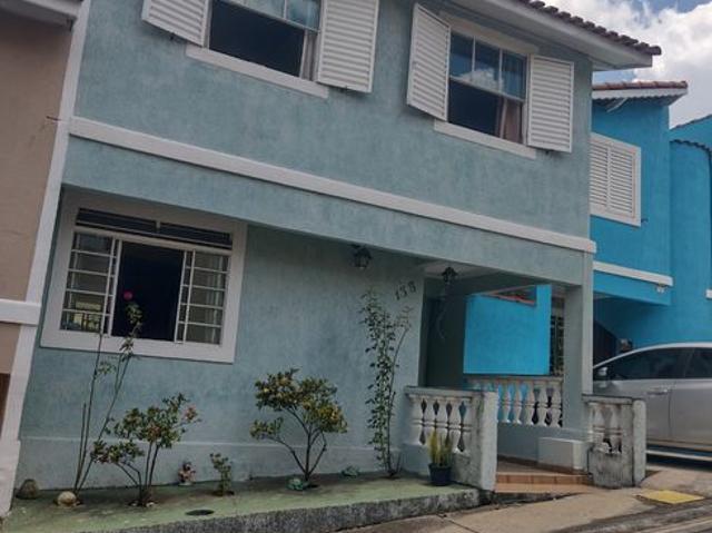 Casa de Condomínio com 3 Quartos e 2 banheiros à Venda, 153 m² por R$ 370.000