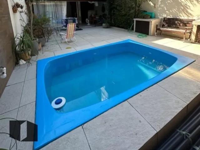 Casa de Condomínio com 3 Quartos e 2 banheiros à Venda, 179 m² por R$ 1.997.000