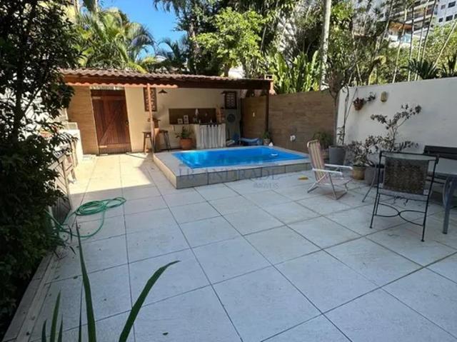 Casa de Condomínio com 3 Quartos e 2 banheiros à Venda, 179 m² por R$ 2.096.000