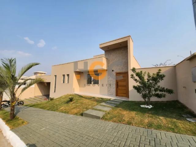 Casa de Condomínio com 3 Quartos e 2 banheiros à Venda, 206 m² por R$ 1.290.000