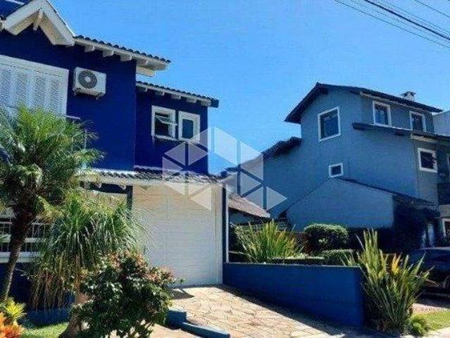 Casa de Condomínio com 3 Quartos e 2 banheiros à Venda