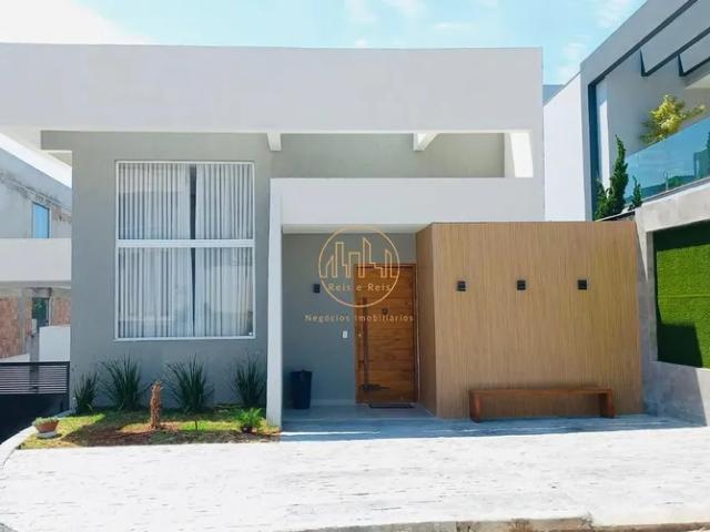 Casa de Condomínio com 3 Quartos e 2 banheiros à Venda, 360 m² por R$ 2.290.000