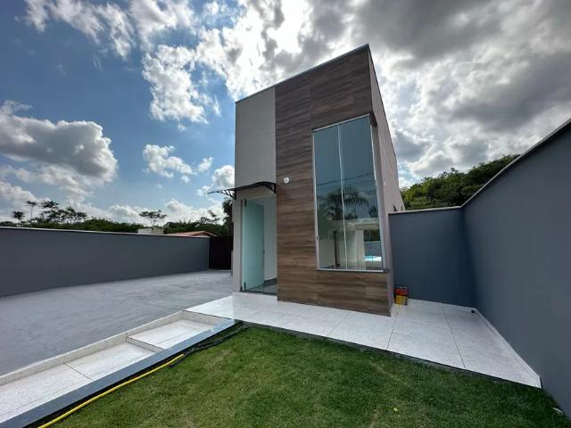 Casa de Condomínio com 3 Quartos e 2 banheiros à Venda, 360 m² por R$ 619.000