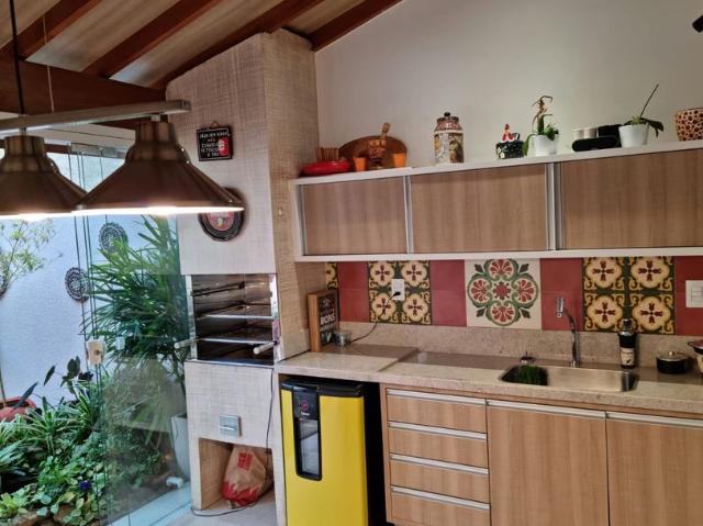 Casa de Condomínio com 3 Quartos e 2 banheiros à Venda, 90 m² por R$ 450.000