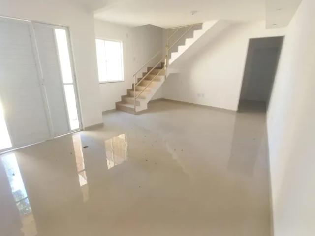 Casa de Condomínio com 3 Quartos e 2 banheiros à Venda, 96 m² por R$ 280.000